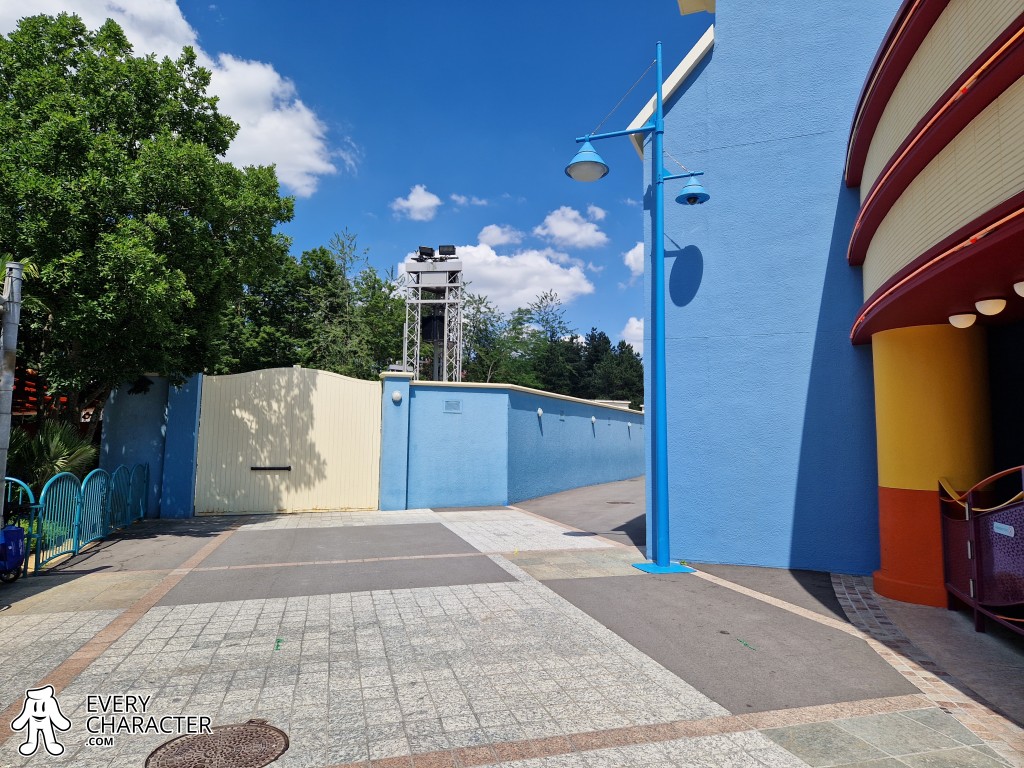 DLP - Walt Disney Studios Parade Route Gate on EveryCharacter.com