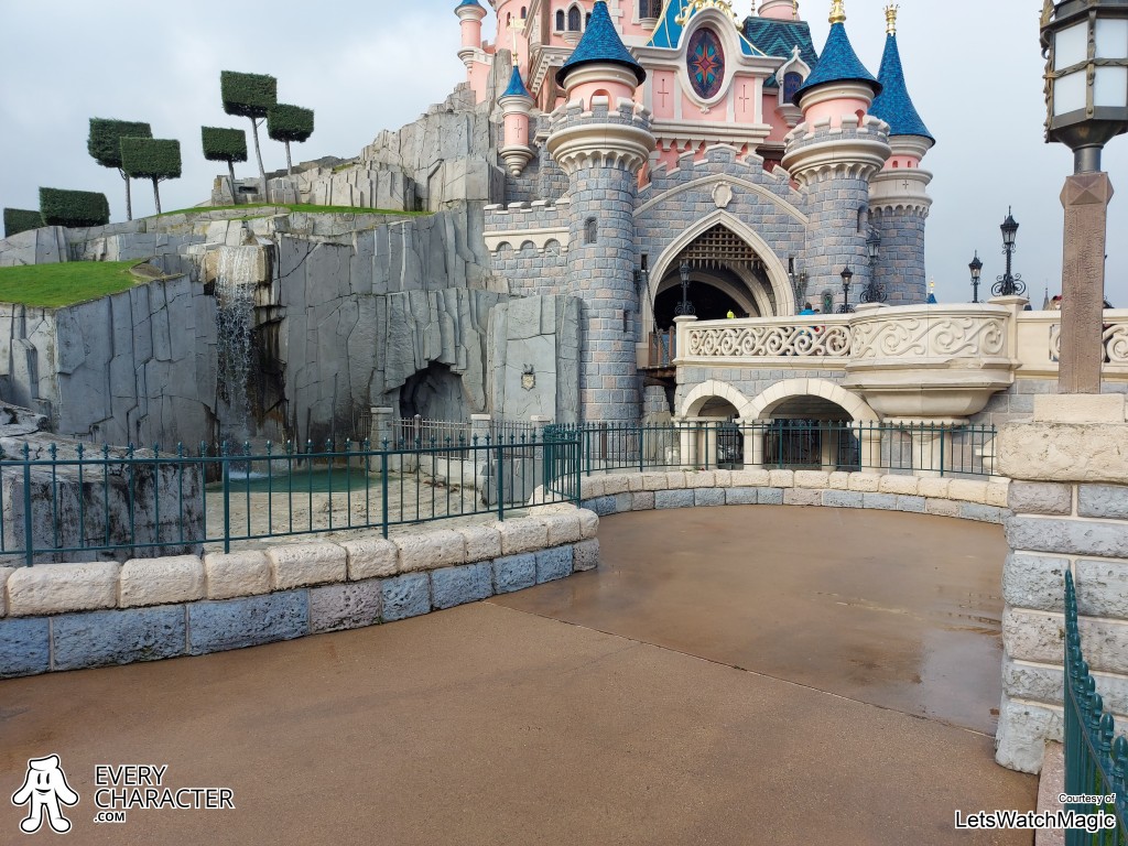 DLP - Castle Moat Lookout on EveryCharacter.com