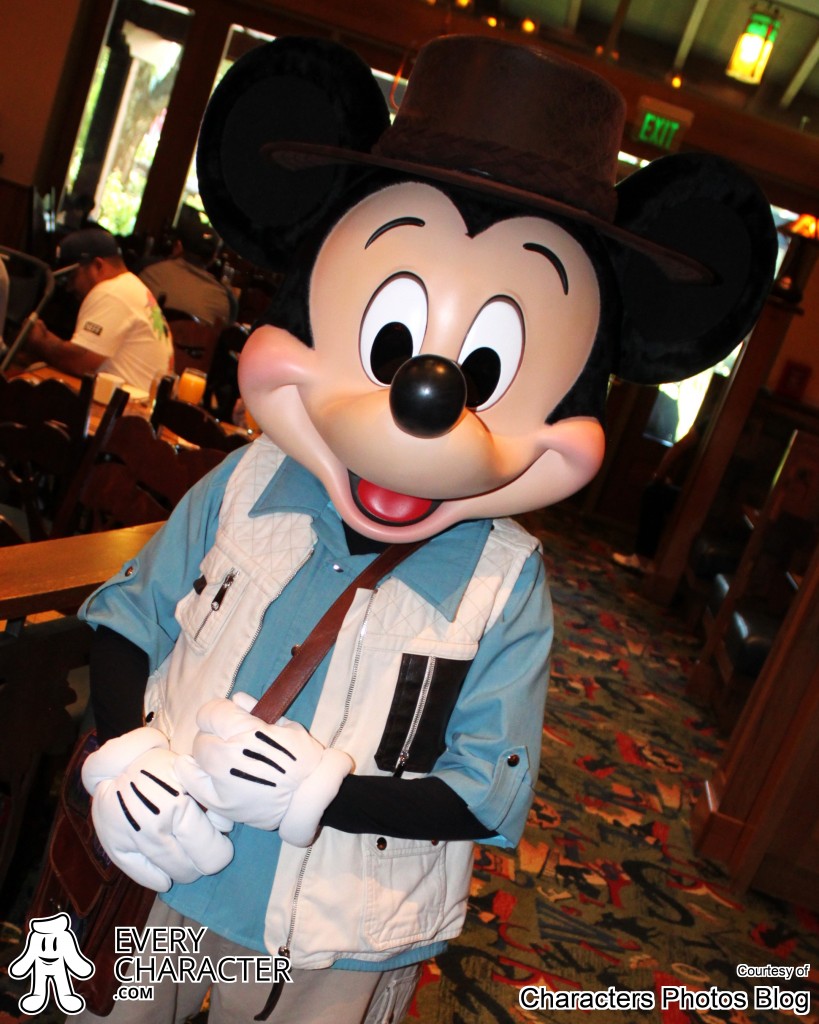 DLR - Storytellers Cafe - Mickey's Tales of Adventure Character ...