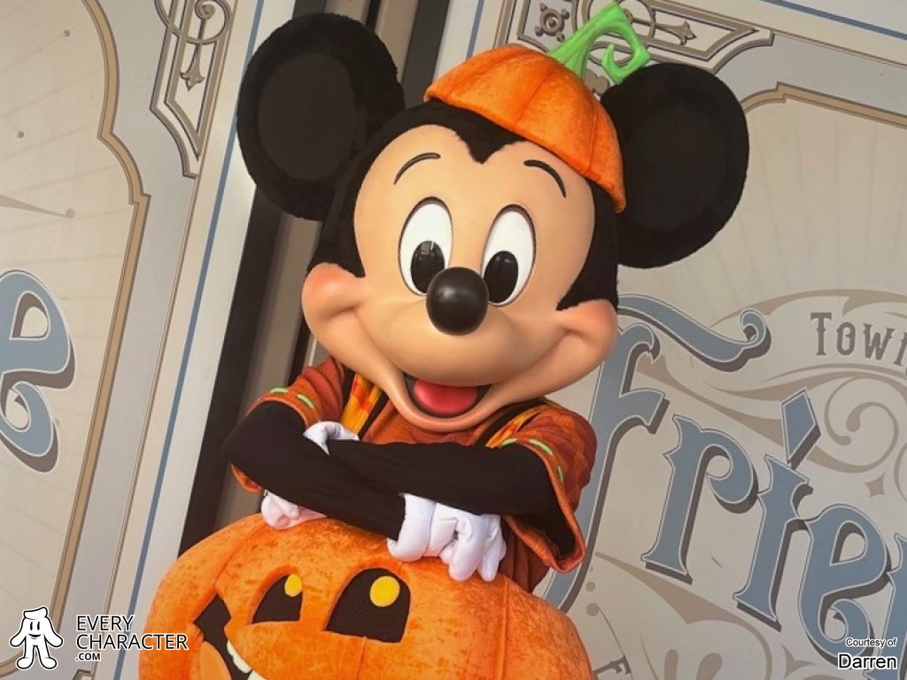 DLR - Halloween Time 2022 - Mickey & Friends Meet 'n' Greet on ...
