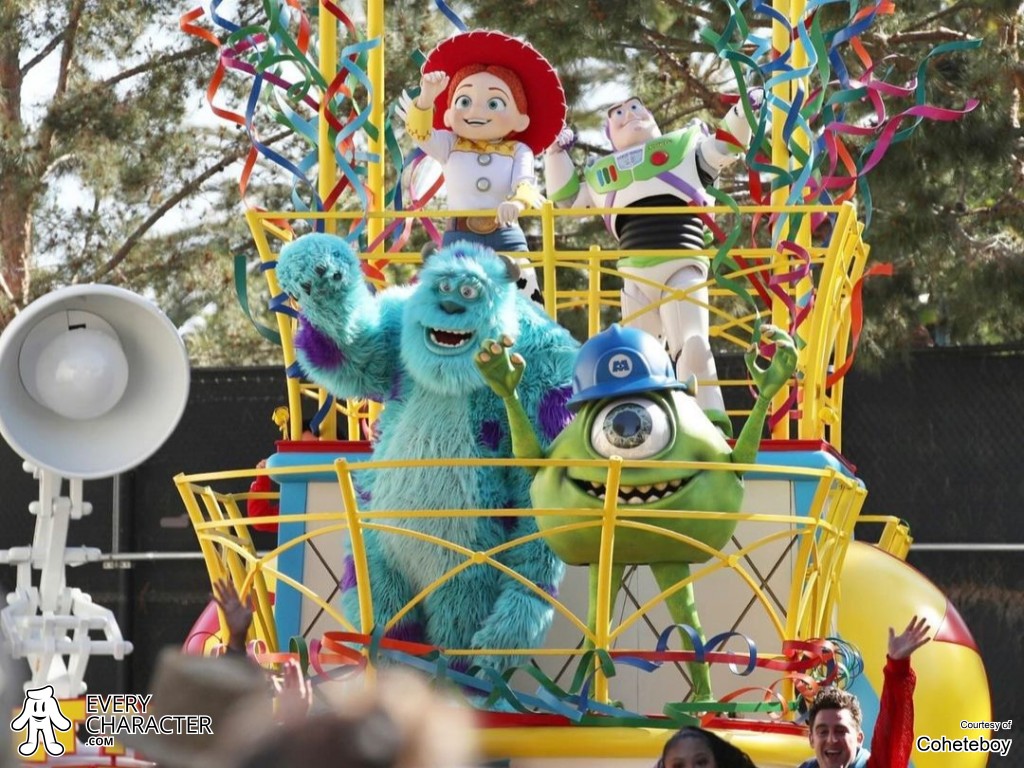 DCA - Pixar Fest - Better Together: A Pixar Pals Celebration Parade on ...