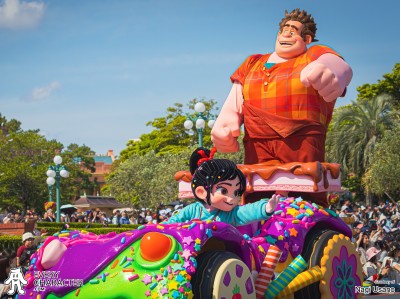 TDR - Harmony in Color Parade on EveryCharacter.com